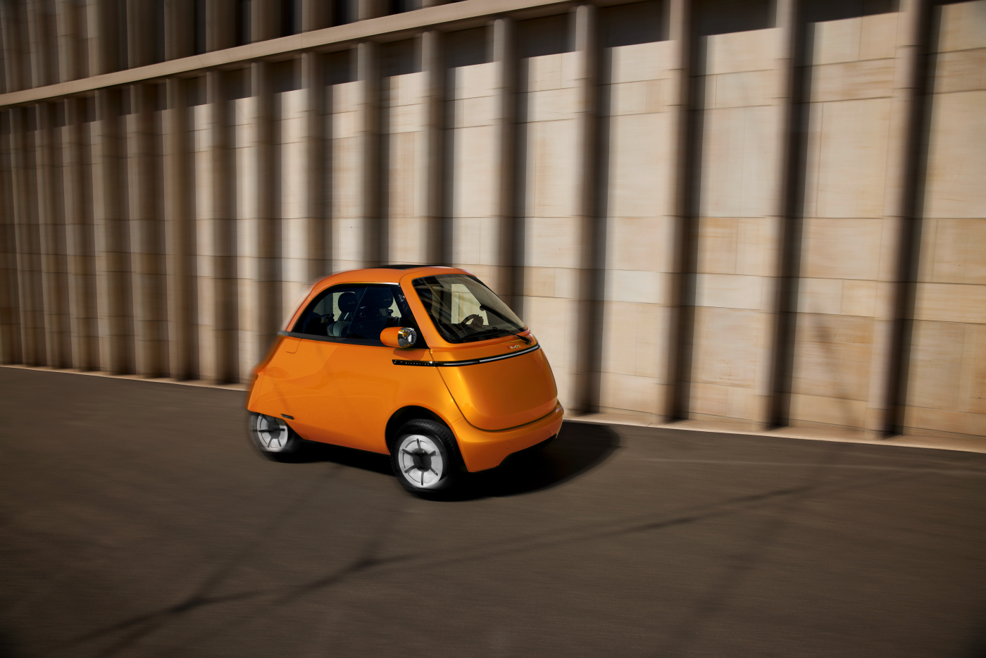 Louwman introduceert hippe, elektrische Microlino op de Nederlandse ...